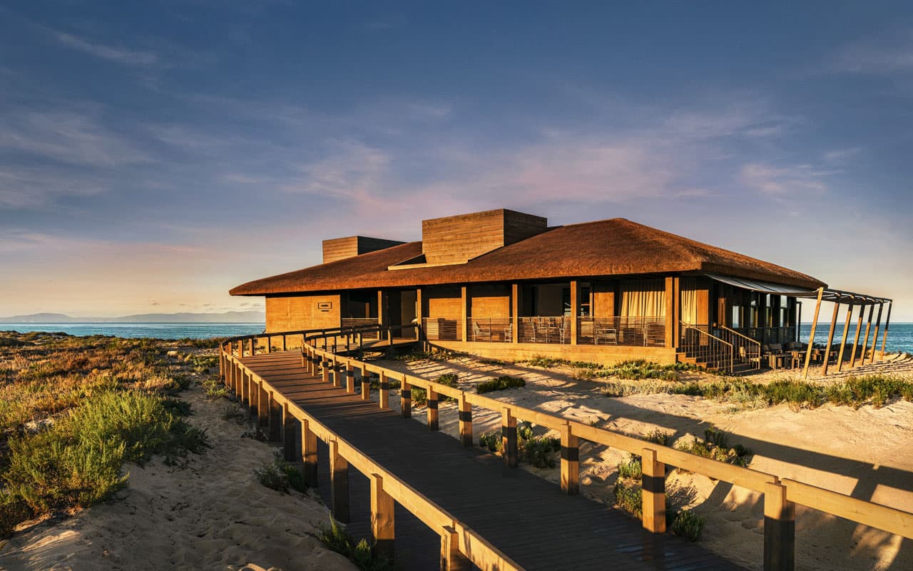 Cape Reed - Premium Sustainable Thatch & Timber Construction